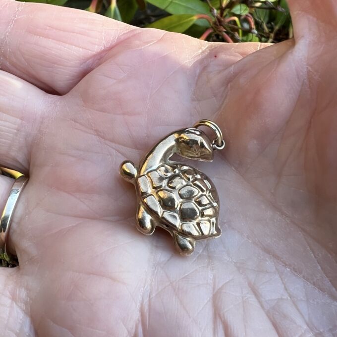 Tortoise Character Pendant in 9ct Gold - Gems Afire - Vintage Jewellery UK